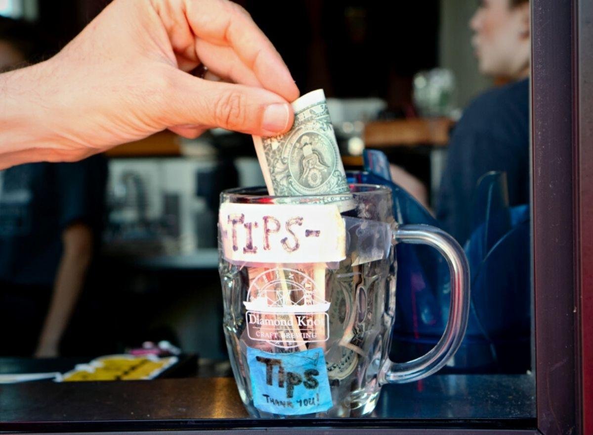 6 Fast-Food Chains Where You’re Expected to Tip – Weight Loss For Women